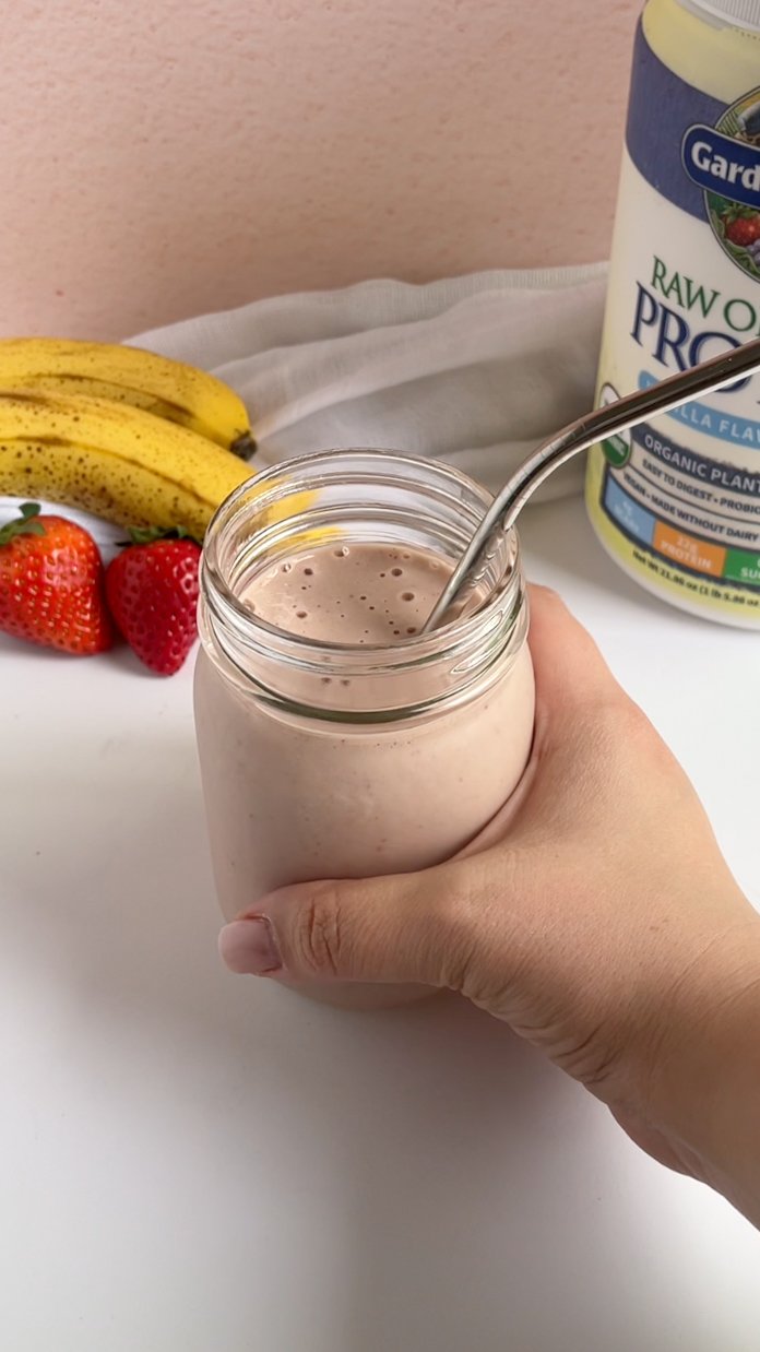 Breakfast Smoothie (Ready in 5 Minutes!) - The Nutrition Insider