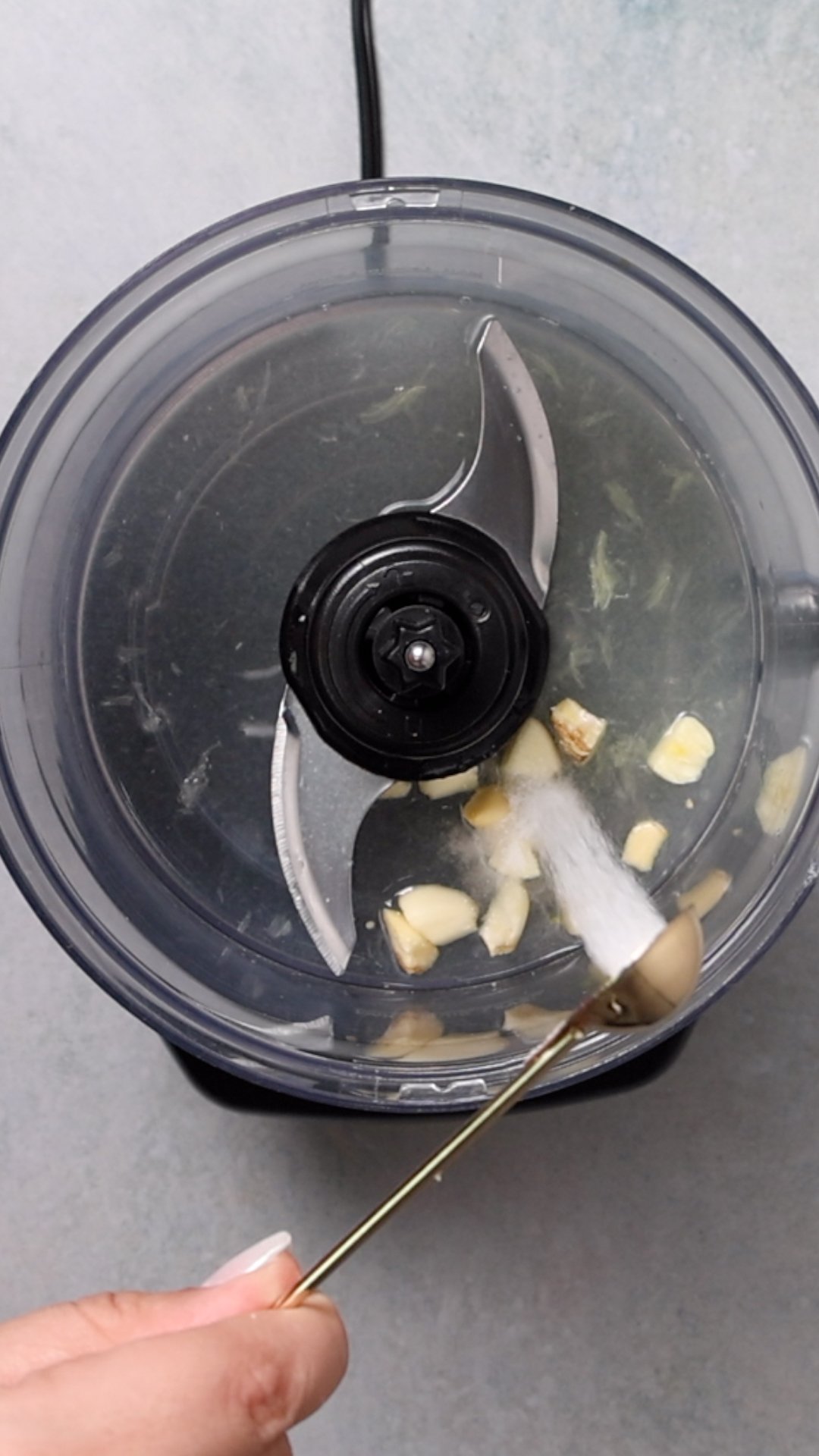 Hummus (Fast and Easy!) - The Nutrition Insider
